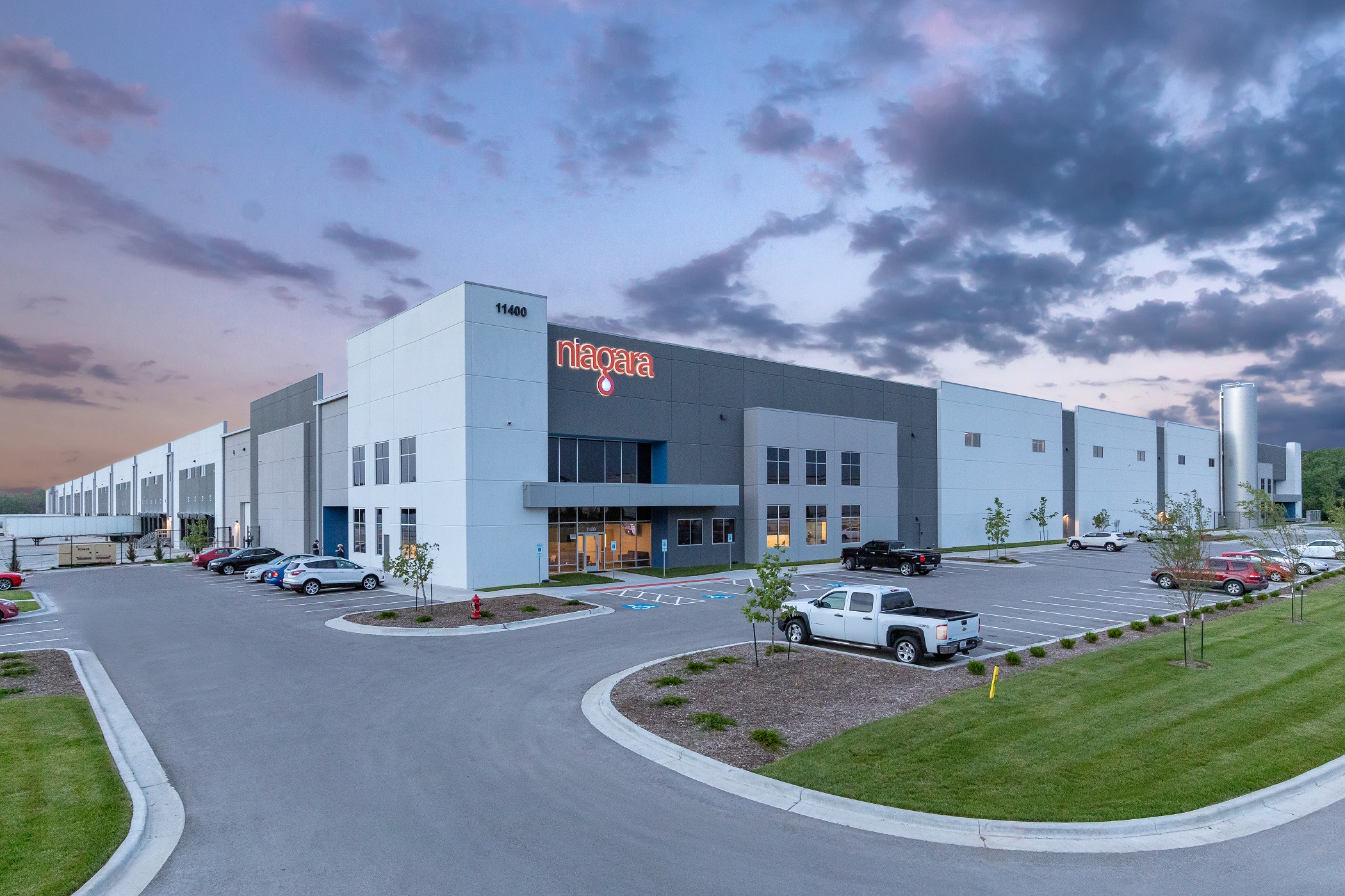 Congress Logistics Center in Kansas City for Niagara Bottling | GBA